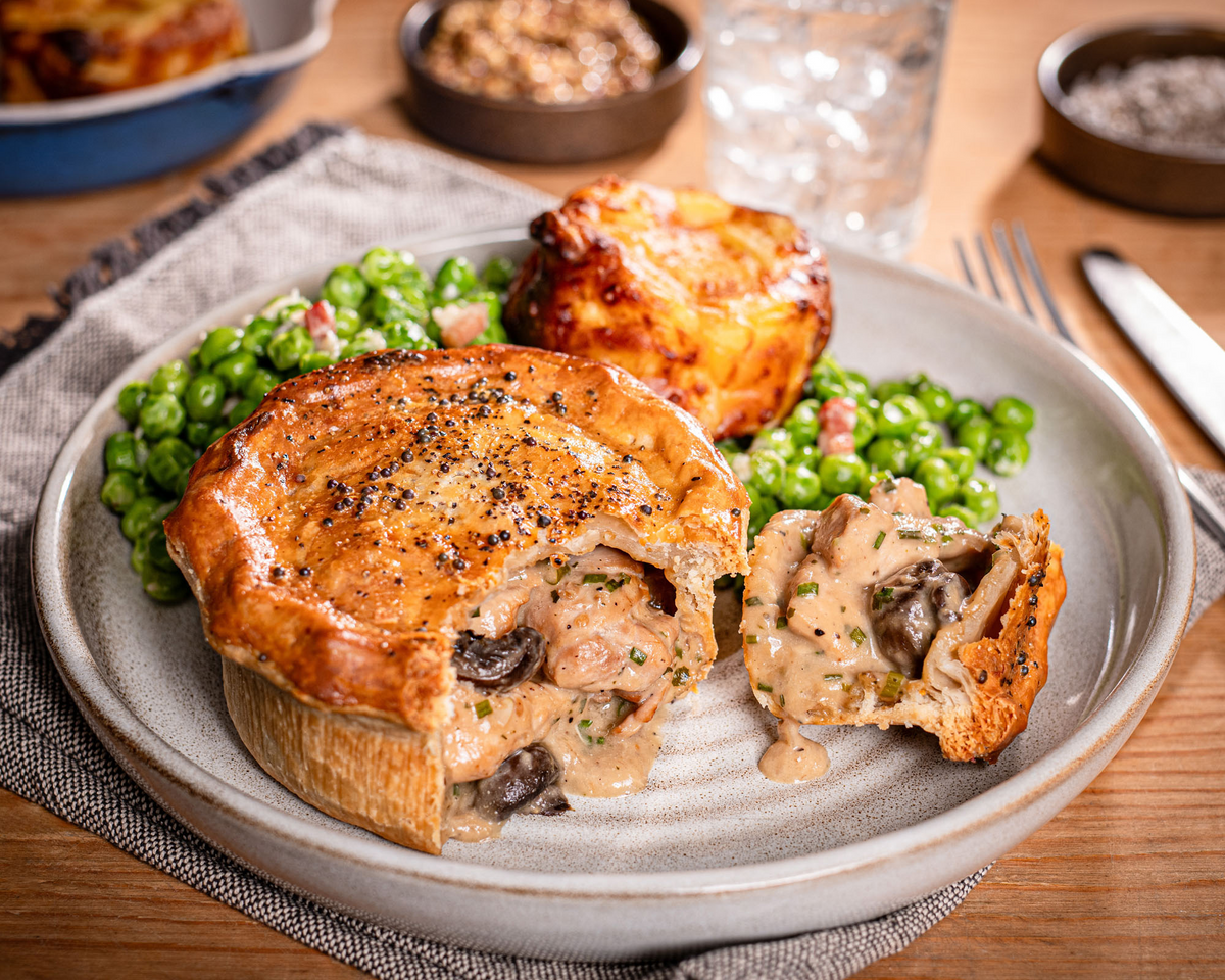 *NEW* Yorkshire Free Range Chicken & Mushroom Pie (Box of 6 x 250g ...