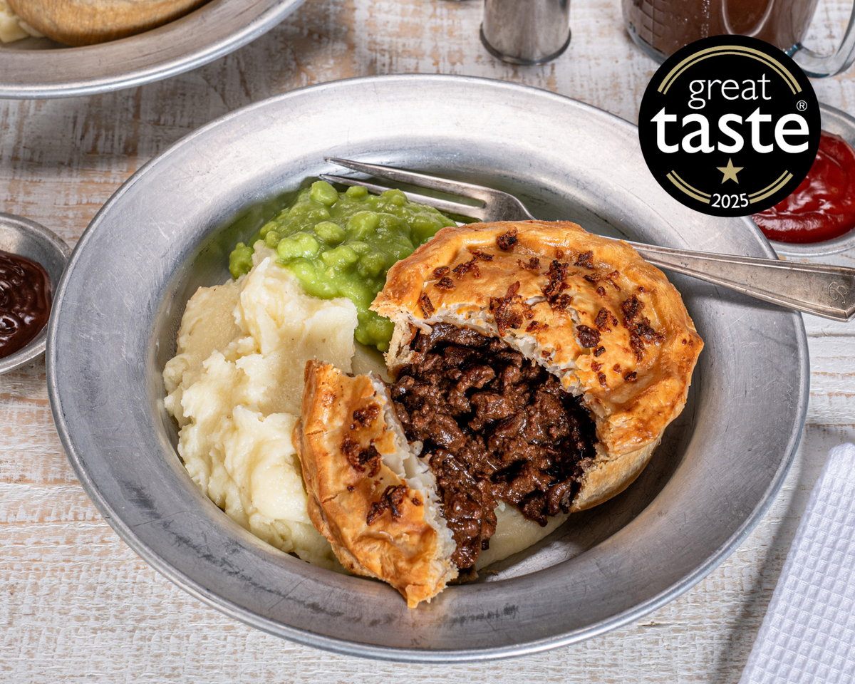 Minced Yorkshire Beef & Onion (Box of 6 x 250g) – Yorkshire Handmade Pies